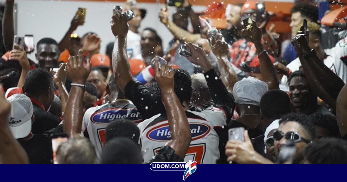 Toros avanzan a la serie final al derrotar al Licey 6-1; tienen 7 ...