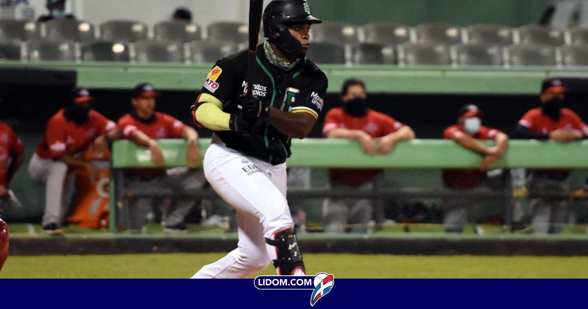 Domingo Leyba pone a brillar a las Estrellas; batea H1 remolcador ante ...