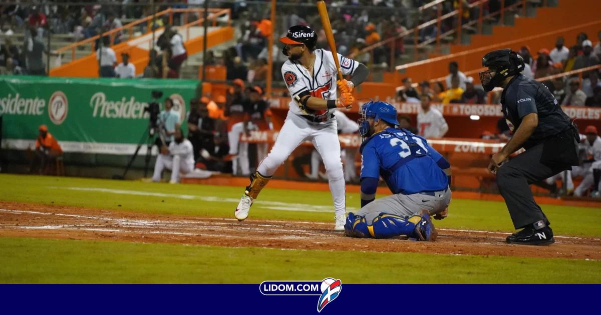 Liberato en gran debut, guía a Toros que se ponen a medio juego del ...