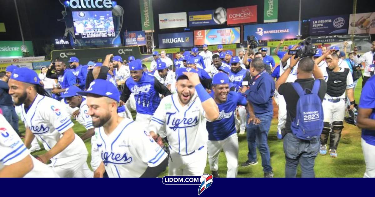 Dawel Lugo decide con doble y lleva al Licey a la Serie Final contra ...