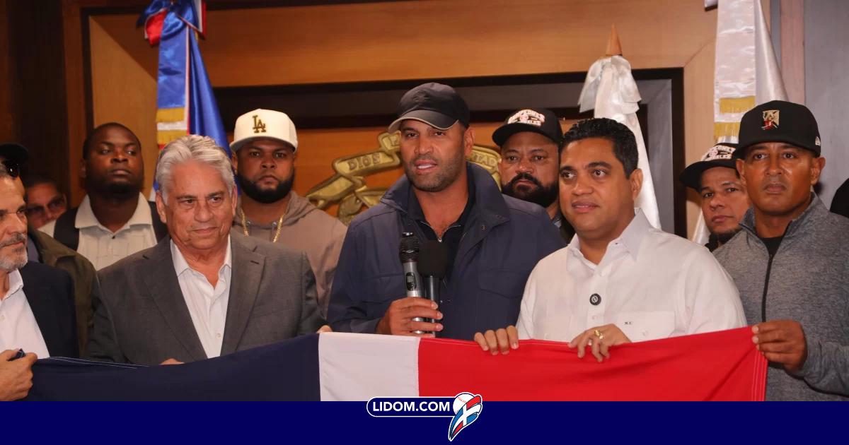 Escogido recibe bandera dominicana | Lidom